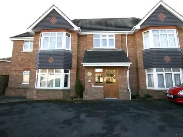 2 bedroom apartment for rent in The Robins, 17 Grange Road, Br.