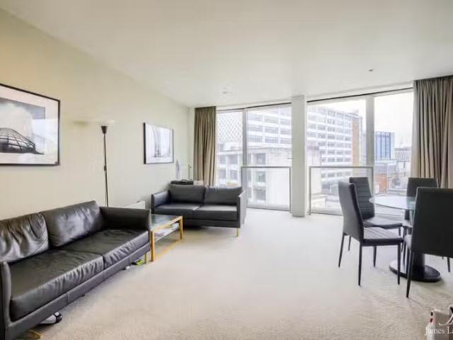 2 bedroom apartment for rent in The Rotunda, New Street, Birmi.