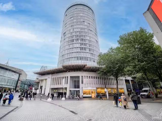 2 bedroom apartment for rent in The Rotunda, New Street, Birmi.