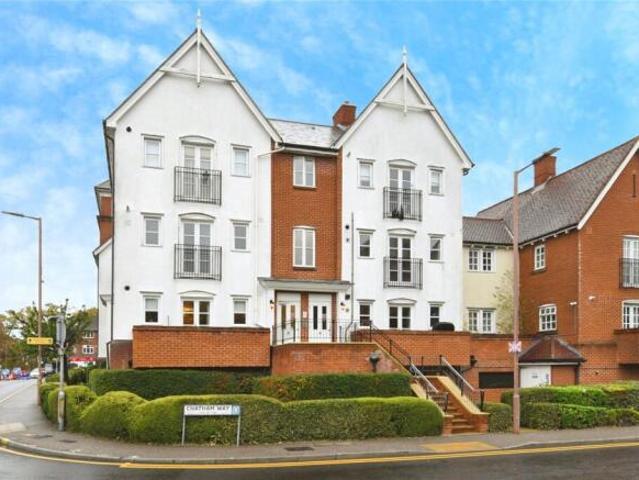 2 bedroom apartment for rent in The Square, Chatham way, CM14