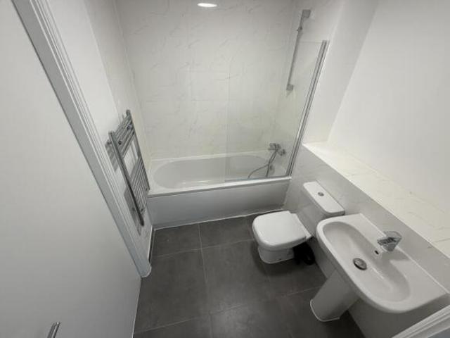 2 bedroom apartment for rent in Thistle Apartments, LU1