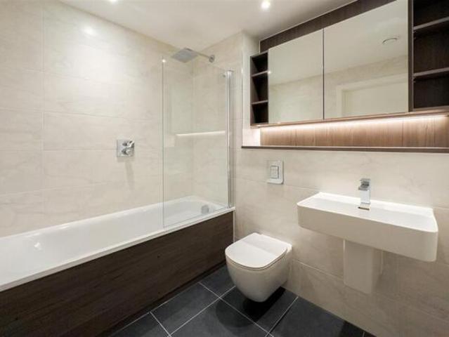 2 bedroom apartment for rent in Three60, M15