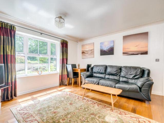 2 bedroom apartment for rent in Threelands, Birkenshaw, BD11