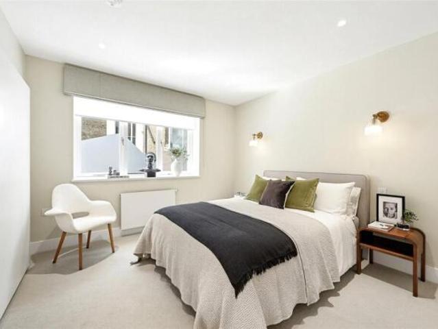 2 bedroom mews property for rent in Thurloe Place Mews, London, SW7