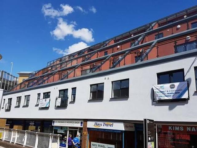 2 bedroom apartment for rent in Town Centre RG21