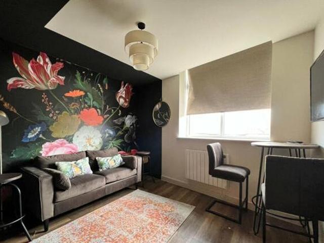 2 Bedroom Apartment For Rent In Town Centre, Southport