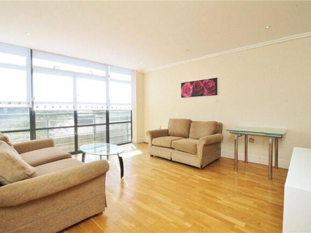 2 bedroom apartment for rent in Town Meadow, Brentford, London, TW8