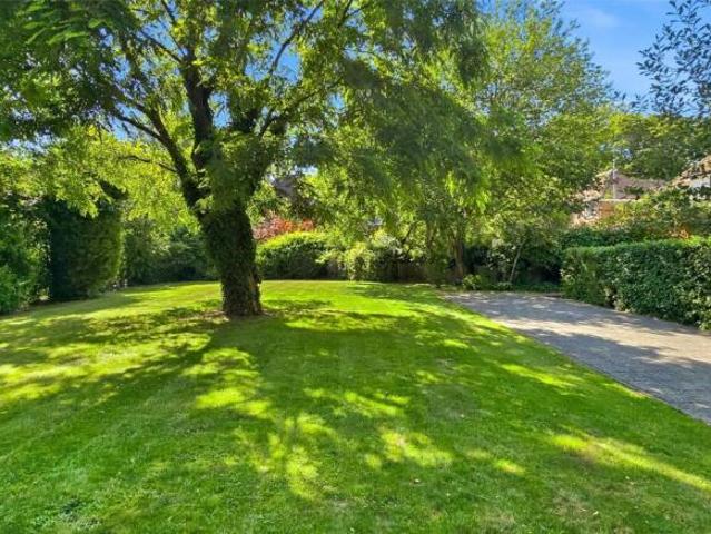 2 bedroom apartment for rent in Totteridge Lane, London, N20
