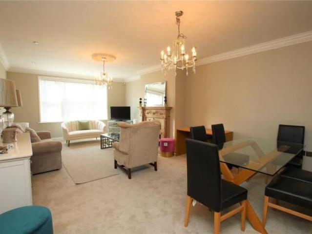 2 bedroom apartment for rent in Treetops, The Mount, Caversham, Reading, Berkshire, RG4