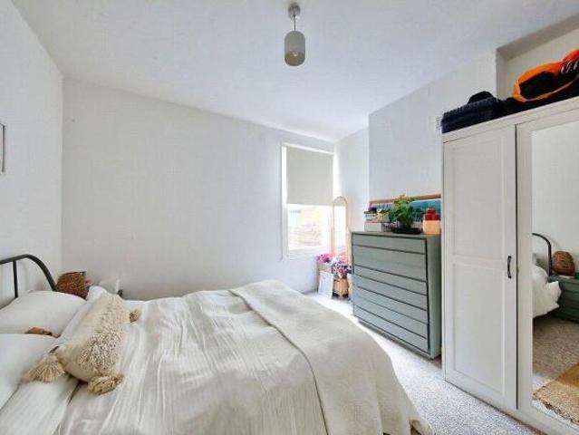 2 bedroom property for rent in Treport Street, SW18