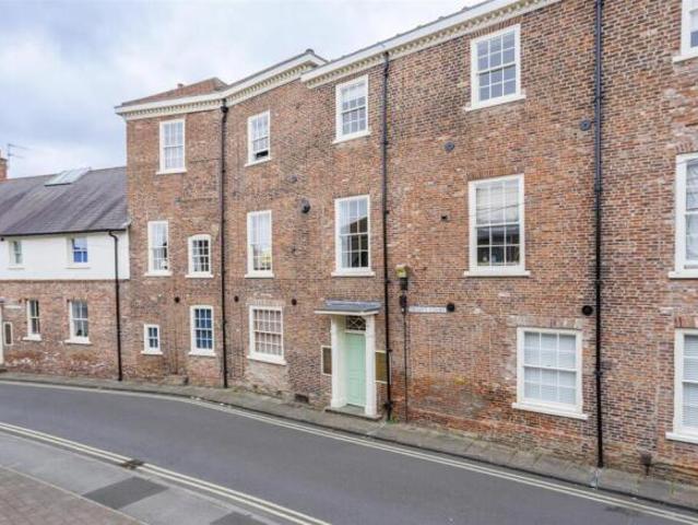 2 bedroom apartment for rent in Trinity Lane, York, YO1
