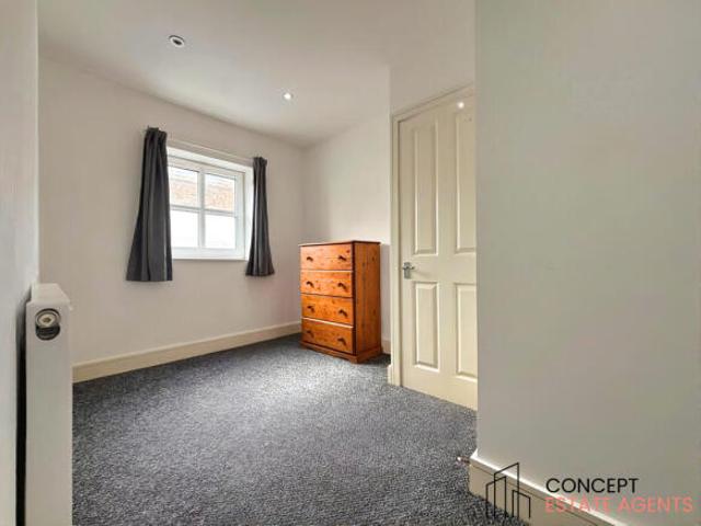 2 bedroom apartment for rent in Trinity Road, Tooting Bec, London, SW17