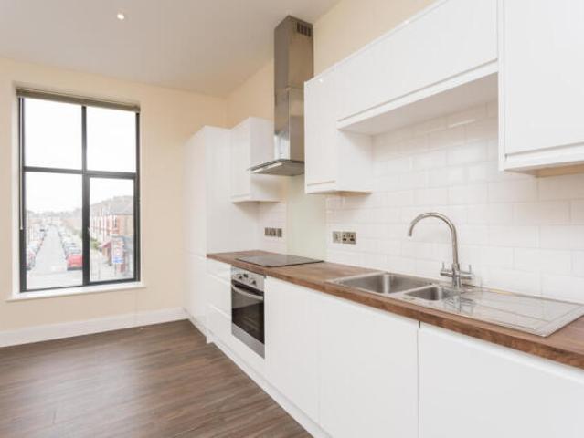 2 bedroom apartment for rent in Trinity Road, Tooting Bec, London, SW17