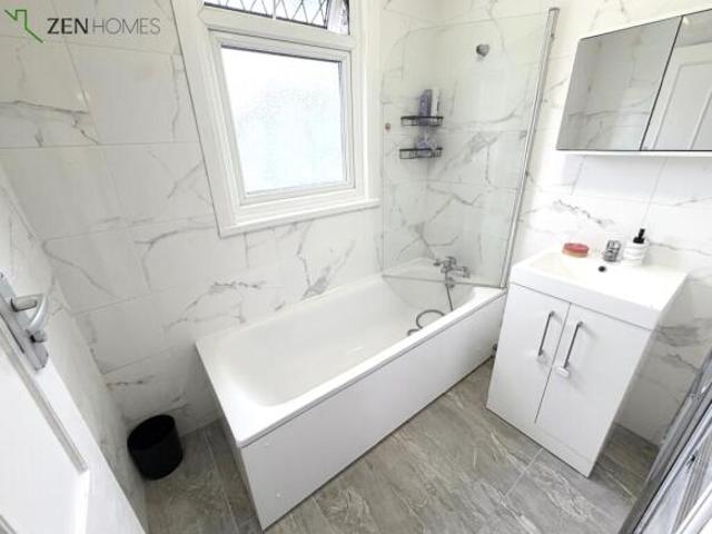 2 bedroom apartment for rent in Upsdell Avenue, London, N13