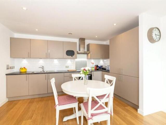 2 bedroom apartment for rent in Upper Richmond Road, London, SW15