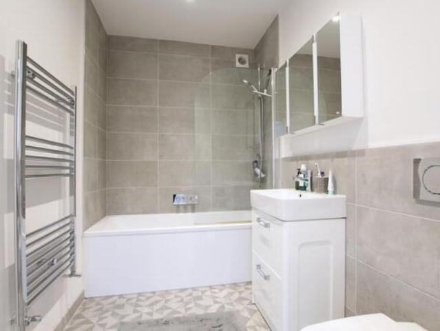 2 bedroom apartment for rent in Upper Richmond Road, Wandsworth, London, SW15