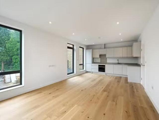 2 bedroom apartment for rent in Upper Shirley Road, Croydon, CR0