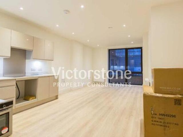 2 Bedroom Apartment For Rent In Valencia Close, Aberfeldy Village London