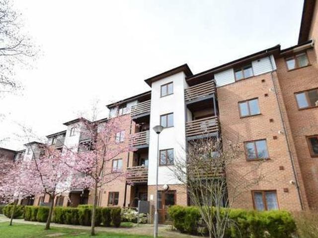 2 bedroom apartment for rent in Vaughan House John North Close High Wycombe Buckinghamshire HP11