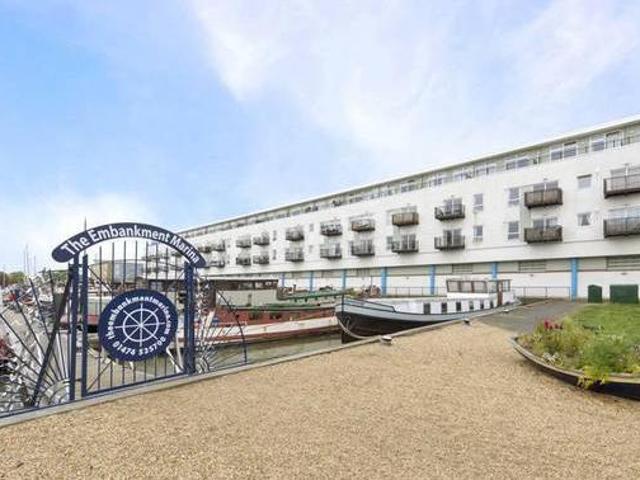 2 bedroom apartment for rent in Venture Court Canal Road Gravesend Kent DA12