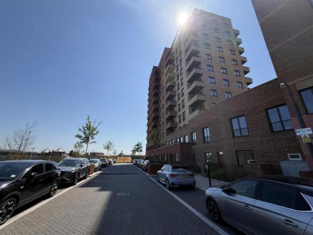 2 bedroom apartment for rent in Vernal Way, London, N18