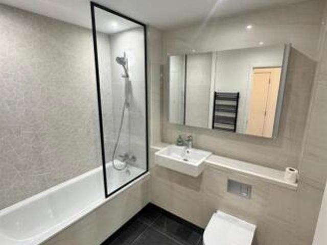 2 bedroom apartment for rent in Vetro Court, E14