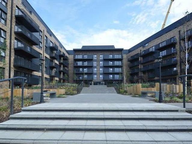 2 bedroom apartment for rent in Victoria Point George Street TN23
