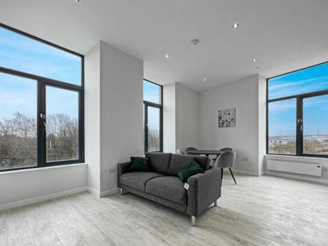 2 Bedroom Apartment For Rent In Victoria Riverside, Leeds City Centre