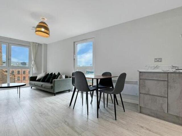 2 Bedroom Apartment For Rent In Victoria Riverside, Leeds City Centre