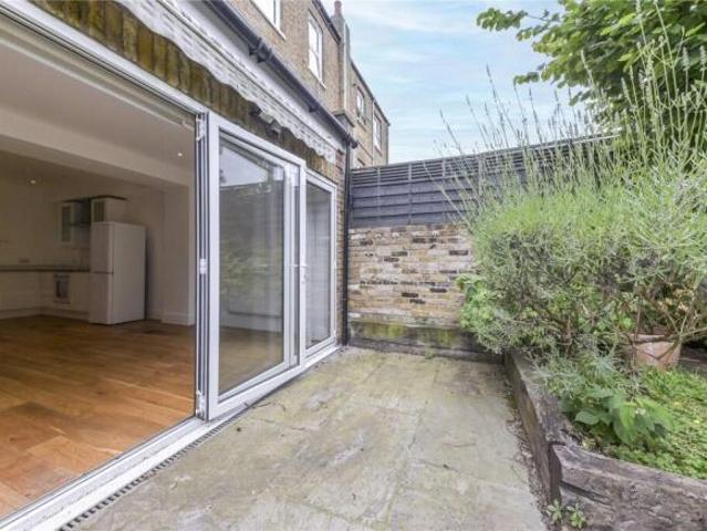 2 bedroom apartment for rent in Victoria Road, London, NW6