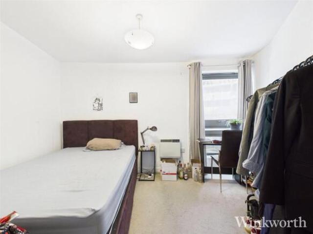 2 bedroom apartment for rent in Victoria Road, London, UK, W3