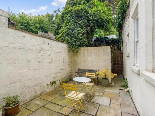 2 bedroom apartment for rent in Vineyards Bath BA1