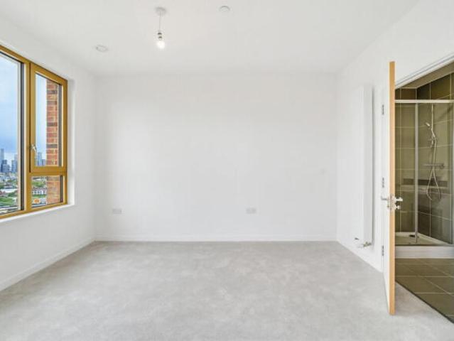 2 bedroom apartment for rent in Vista Heights, Ilderton Road, London, SE15