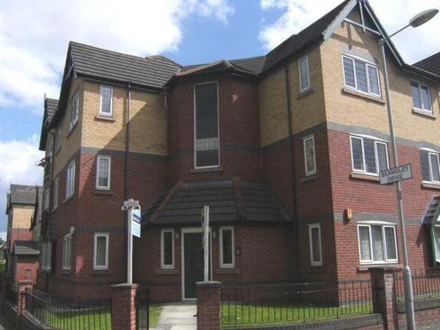 2 Bedroom Apartment For Rent In Wythenshawe, Manchester