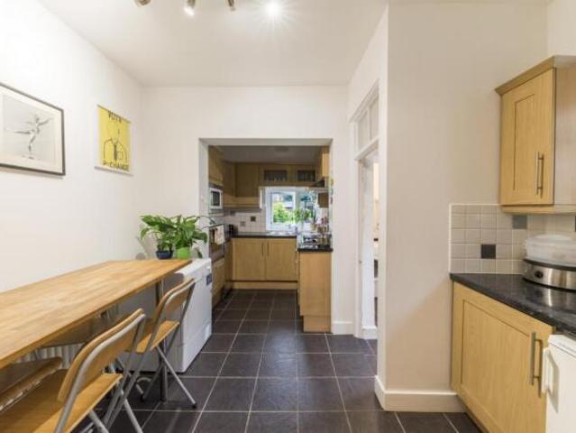 2 bedroom apartment for rent in Walm Lane, Willesden Green, NW2