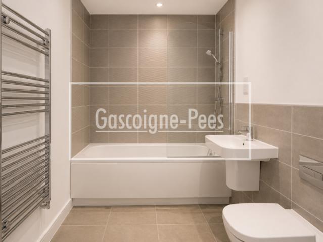2 bedroom apartment for rent in Walnut Tree Close, Guildford, GU1
