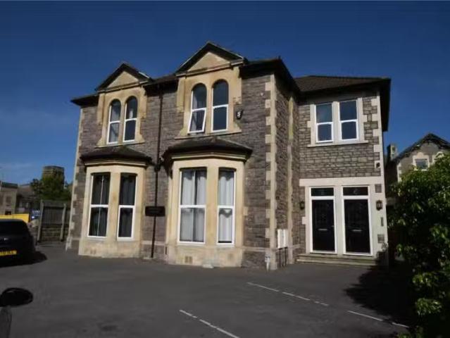 2 bedroom apartment for rent in Walliscote Road, Weston super.
