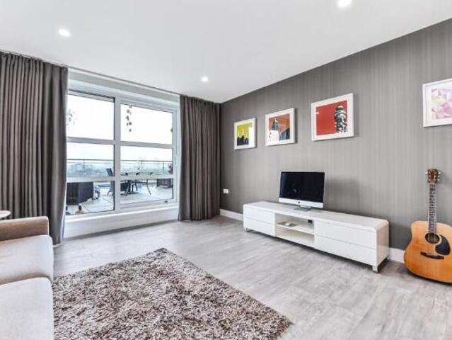 2 bedroom apartment for rent in Wandsworth Road, London, SW8