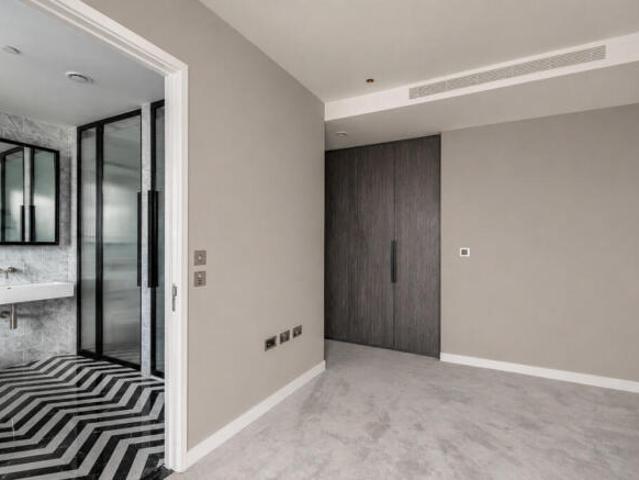 2 bedroom apartment for rent in Wardian, Wards Place, London, E14