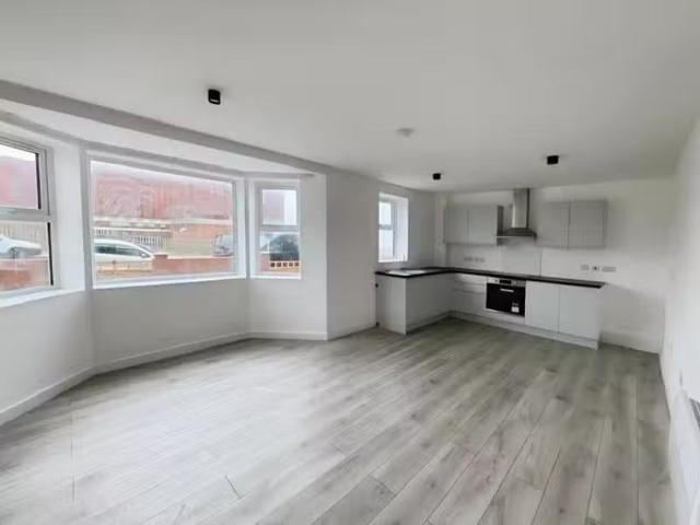 2 bedroom apartment for rent in Warley Road, Blackpool, Lancas.