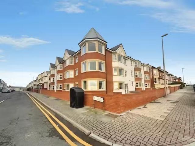 2 bedroom apartment for rent in Warley Road, Blackpool, Lancas.
