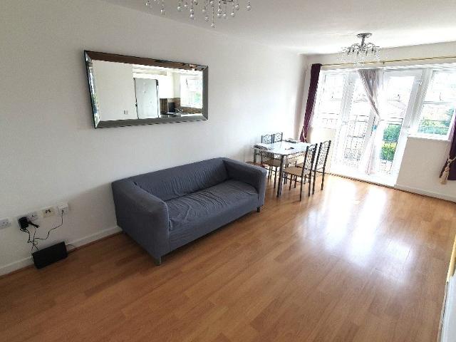 2 Bedroom Apartment for rent in Warren Way, Edgware united kingdom