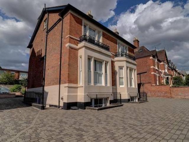 2 bedroom apartment for rent in Warwick New Road Leamington Spa CV32