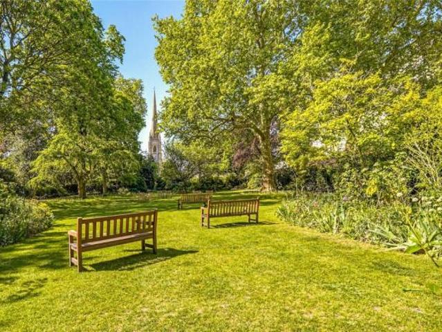2 bedroom apartment for rent in Warwick Square, Pimlico, London, SW1V