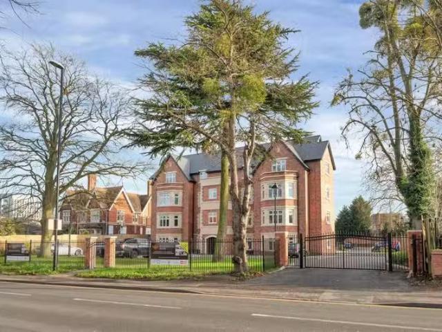 2 bedroom apartment for rent in Warwick Road, Coventry, CV3 6A.