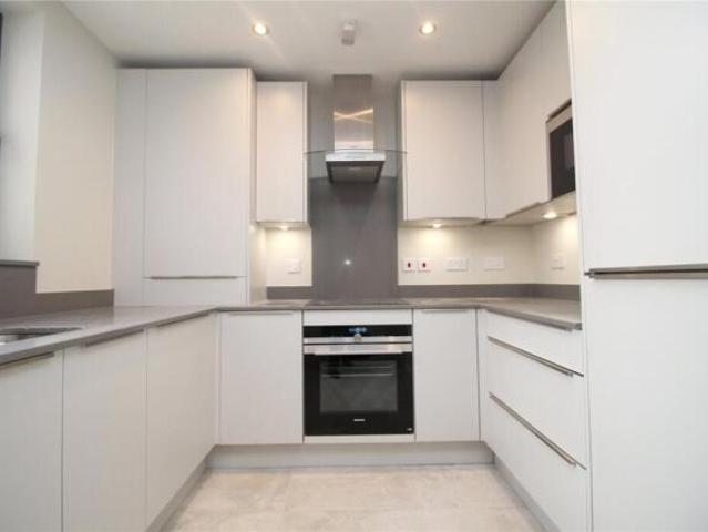 2 bedroom apartment for rent in Waterfall Road, New Southgate, N11