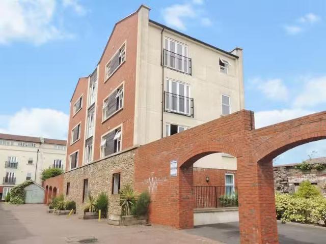 2 bedroom apartment for rent in Waterloo Road, Bristol, BS2