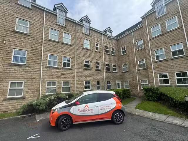 2 bedroom apartment for rent in Waters Walk, Bradford, BD10
