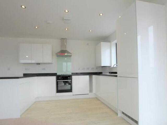 2 Bedroom Apartment For Rent In Waterside Way