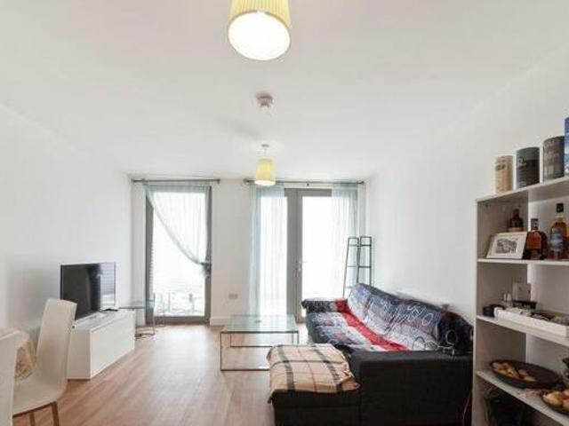 2 Bedroom Apartment For Rent In Waterside Heights, London